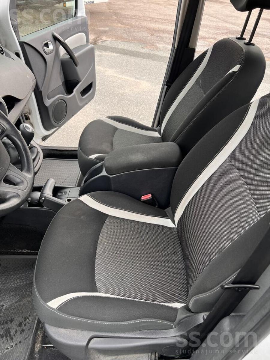 Balts Renault Kangoo 2016 Rīga, ar dzinēja tilpumu 1.50 L un nobraukumu 237 tūkst. km par 3800 €, foto 8 vietnē AUTOMOTO.COM.LV