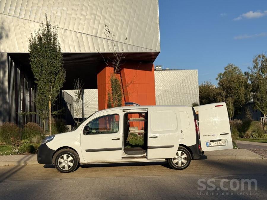 White Renault Kangoo 2017 in Riga, with an engine capacity of 1.50 L and mileage of 0 thousand km for 5850 €, photo 3 on AUTOMOTO.COM.LV