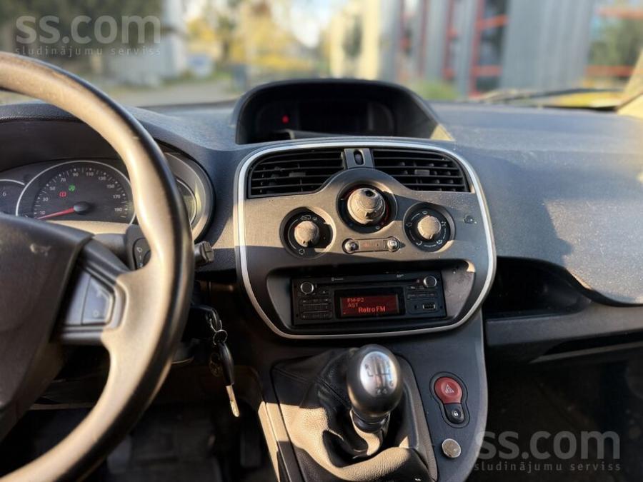 White Renault Kangoo 2017 in Riga, with an engine capacity of 1.50 L and mileage of 0 thousand km for 5850 €, photo 17 on AUTOMOTO.COM.LV