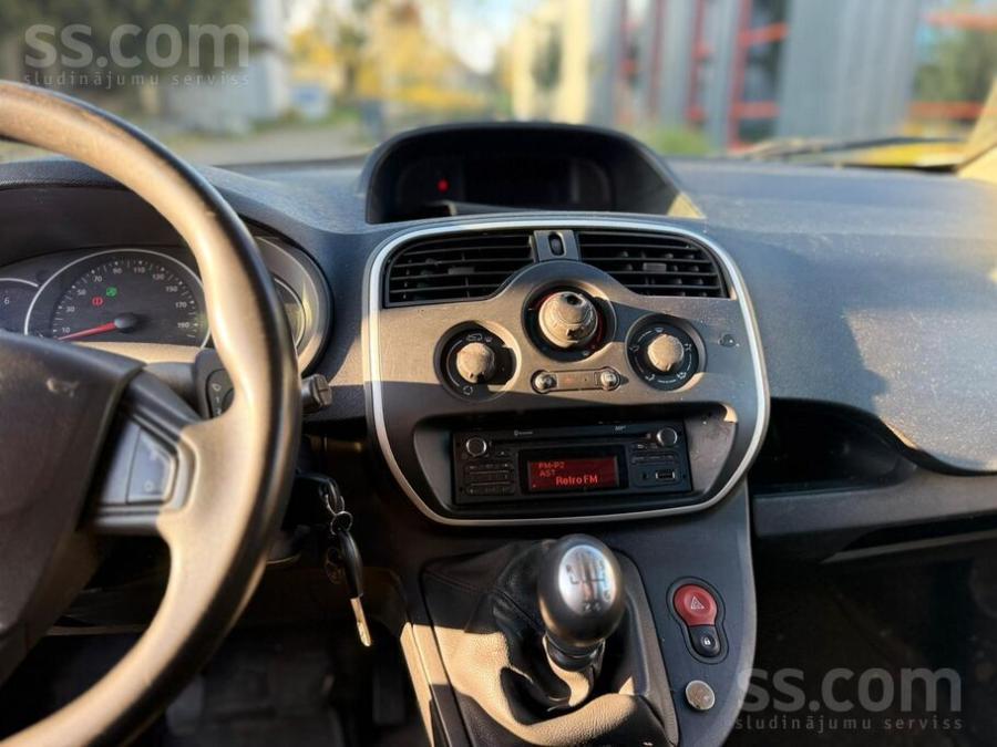 Balts Renault Kangoo 2017 Rīga, ar dzinēja tilpumu 1.50 L un nobraukumu 241 tūkst. km par 4900 €, foto 16 vietnē AUTOMOTO.COM.LV