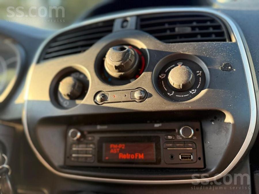 Balts Renault Kangoo 2017 Rīga, ar dzinēja tilpumu 1.50 L un nobraukumu 241 tūkst. km par 4900 €, foto 17 vietnē AUTOMOTO.COM.LV