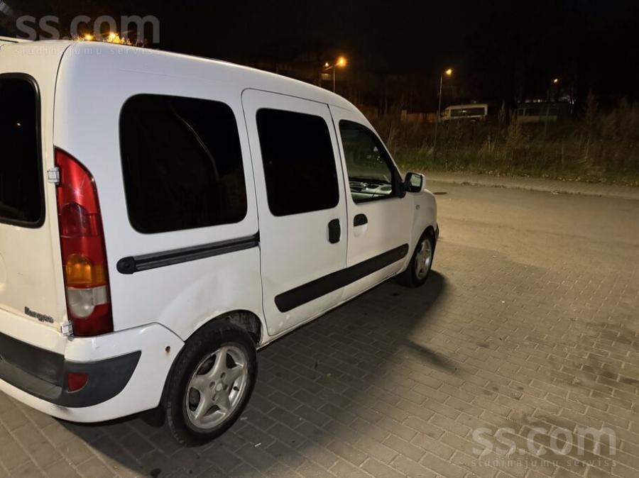 Balts Renault Kangoo 2006 Rīga, ar dzinēja tilpumu 1.60 L un nobraukumu 246 tūkst. km par 1380 €, foto 3 vietnē AUTOMOTO.COM.LV