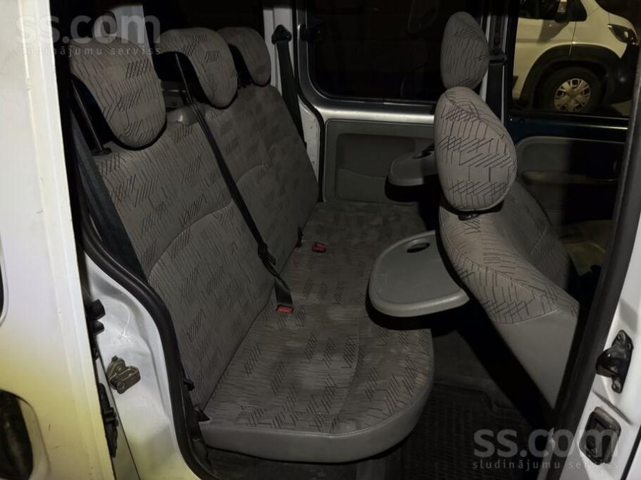 Balts Renault Kangoo 2006 Rīga, ar dzinēja tilpumu 1.60 L un nobraukumu 246 tūkst. km par 1380 €, foto 11 vietnē AUTOMOTO.COM.LV