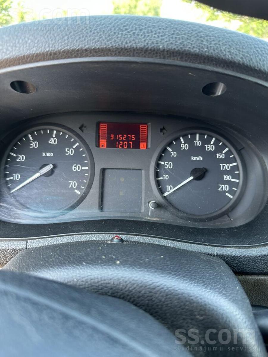 White Renault Kangoo 2007 in Tukums, with an engine capacity of 1.60 L and mileage of 315 thousand km for 1850 €, photo 1 on AUTOMOTO.COM.LV