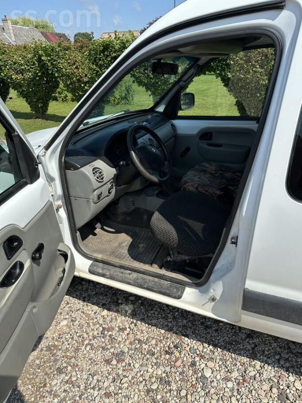 White Renault Kangoo 2007 in Tukums, with an engine capacity of 1.60 L and mileage of 315 thousand km for 1850 €, photo 2 on AUTOMOTO.COM.LV