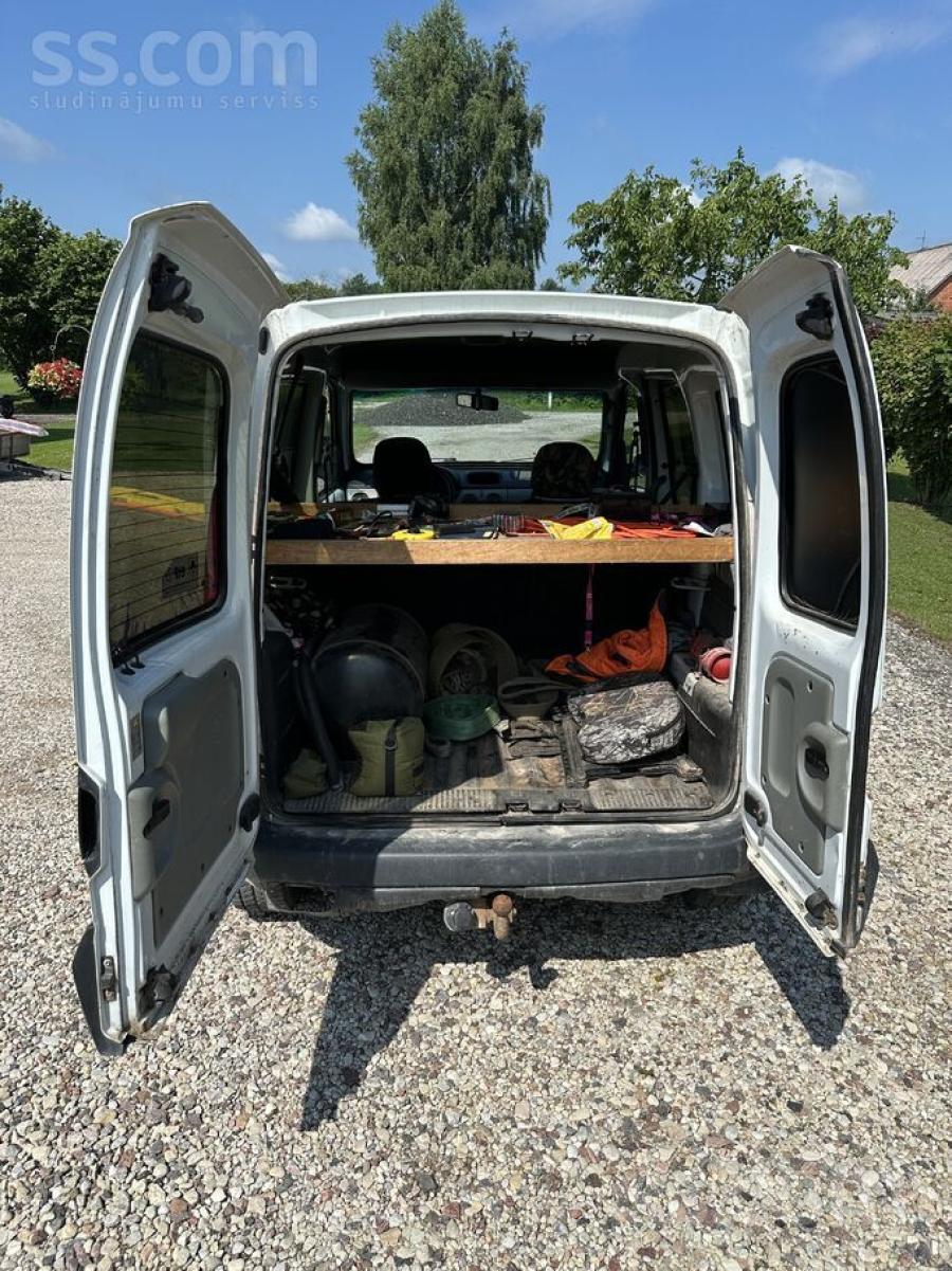 White Renault Kangoo 2007 in Tukums, with an engine capacity of 1.60 L and mileage of 315 thousand km for 1850 €, photo 5 on AUTOMOTO.COM.LV