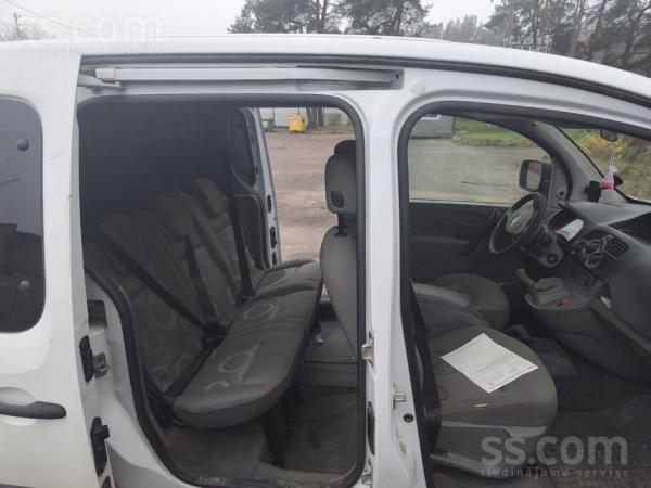 White Renault Kangoo 2008 in Riga, with an engine capacity of 1.60 L and mileage of 320 thousand km for 1350 €, photo 3 on AUTOMOTO.COM.LV