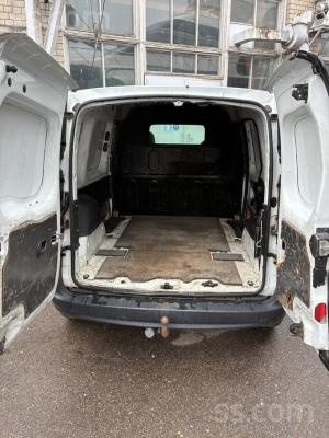 Balts Renault Kangoo 2008 Rīga, ar dzinēja tilpumu 1.50 L un nobraukumu 425 tūkst. km par 1400 €, foto 4 vietnē AUTOMOTO.COM.LV