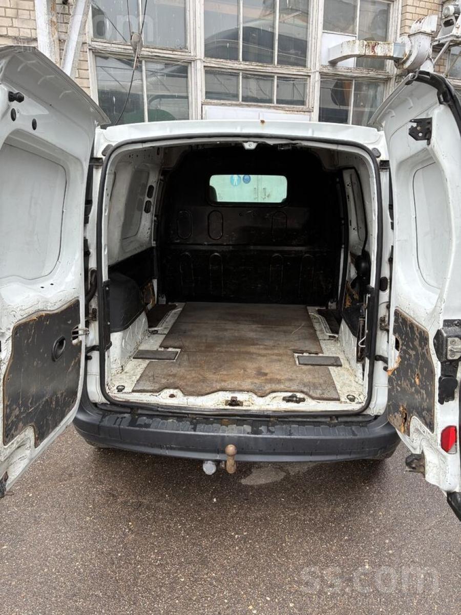 Balts Renault Kangoo 2008 Rīga, ar dzinēja tilpumu 1.50 L un nobraukumu 425 tūkst. km par 1400 €, foto 4 vietnē AUTOMOTO.COM.LV