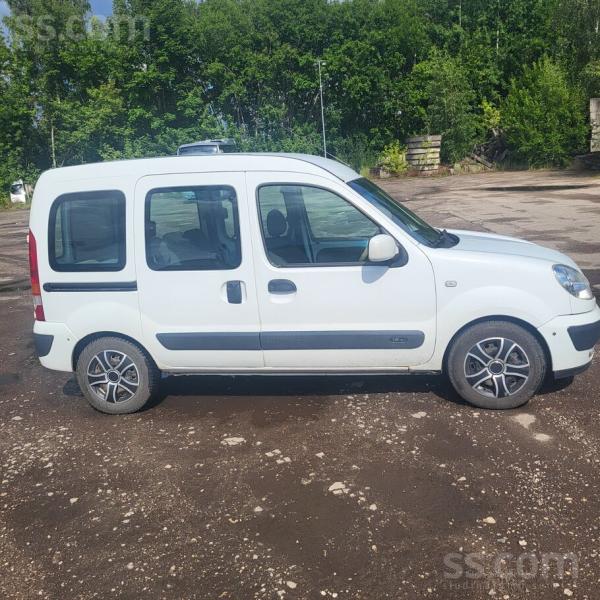 Balts Renault Kangoo 2008 Ogre, ar dzinēja tilpumu 1.60 L un nobraukumu 223 tūkst. km par 2500 €, foto 3 vietnē AUTOMOTO.COM.LV