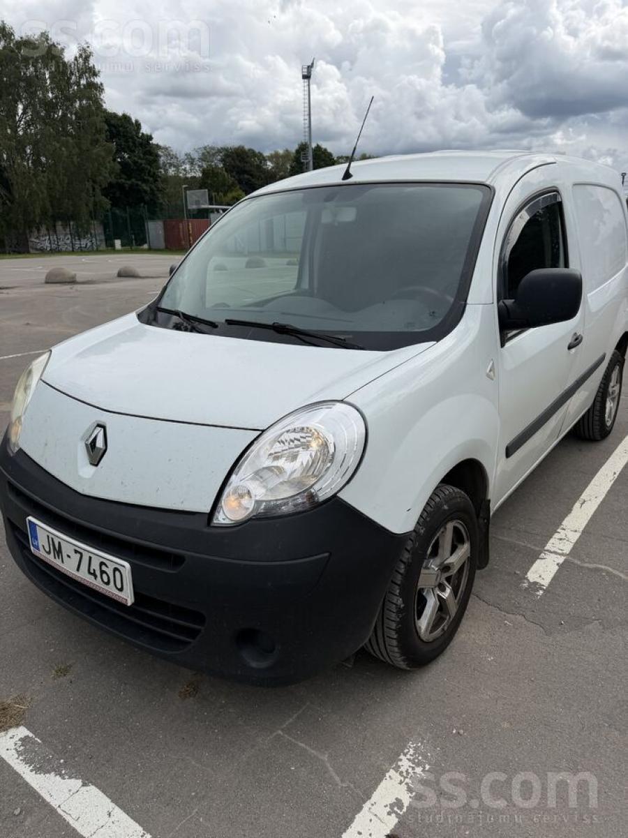 Balts Renault Kangoo 2008 Rīga, ar dzinēja tilpumu 1.40 L un nobraukumu 333 tūkst. km par 1600 €, foto 1 vietnē AUTOMOTO.COM.LV