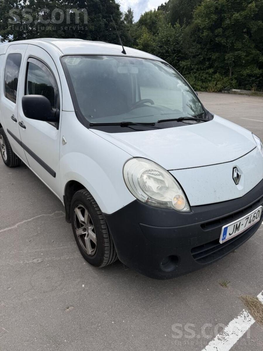 Balts Renault Kangoo 2008 Rīga, ar dzinēja tilpumu 1.40 L un nobraukumu 333 tūkst. km par 1600 €, foto 3 vietnē AUTOMOTO.COM.LV
