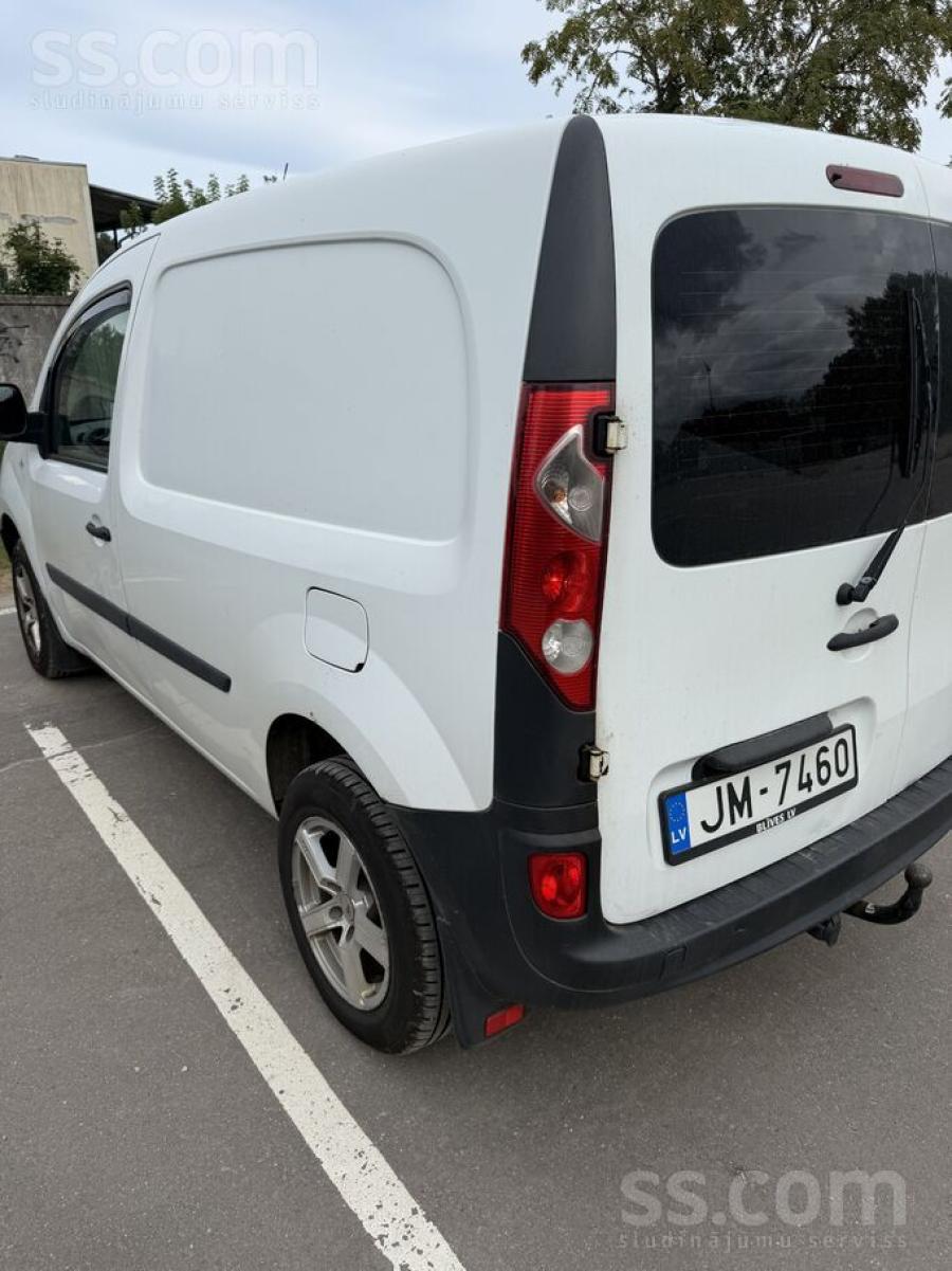 Balts Renault Kangoo 2008 Rīga, ar dzinēja tilpumu 1.40 L un nobraukumu 333 tūkst. km par 1600 €, foto 5 vietnē AUTOMOTO.COM.LV
