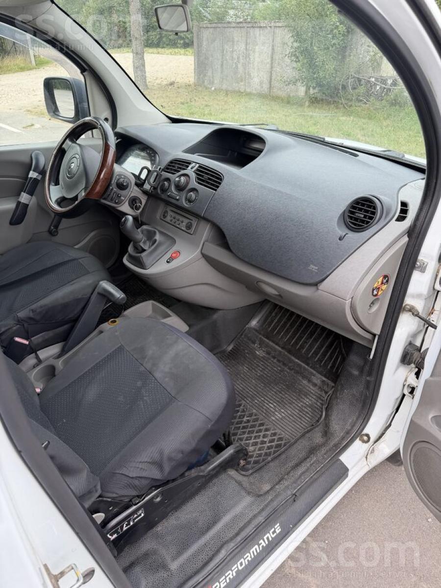 Balts Renault Kangoo 2008 Rīga, ar dzinēja tilpumu 1.40 L un nobraukumu 333 tūkst. km par 1600 €, foto 7 vietnē AUTOMOTO.COM.LV