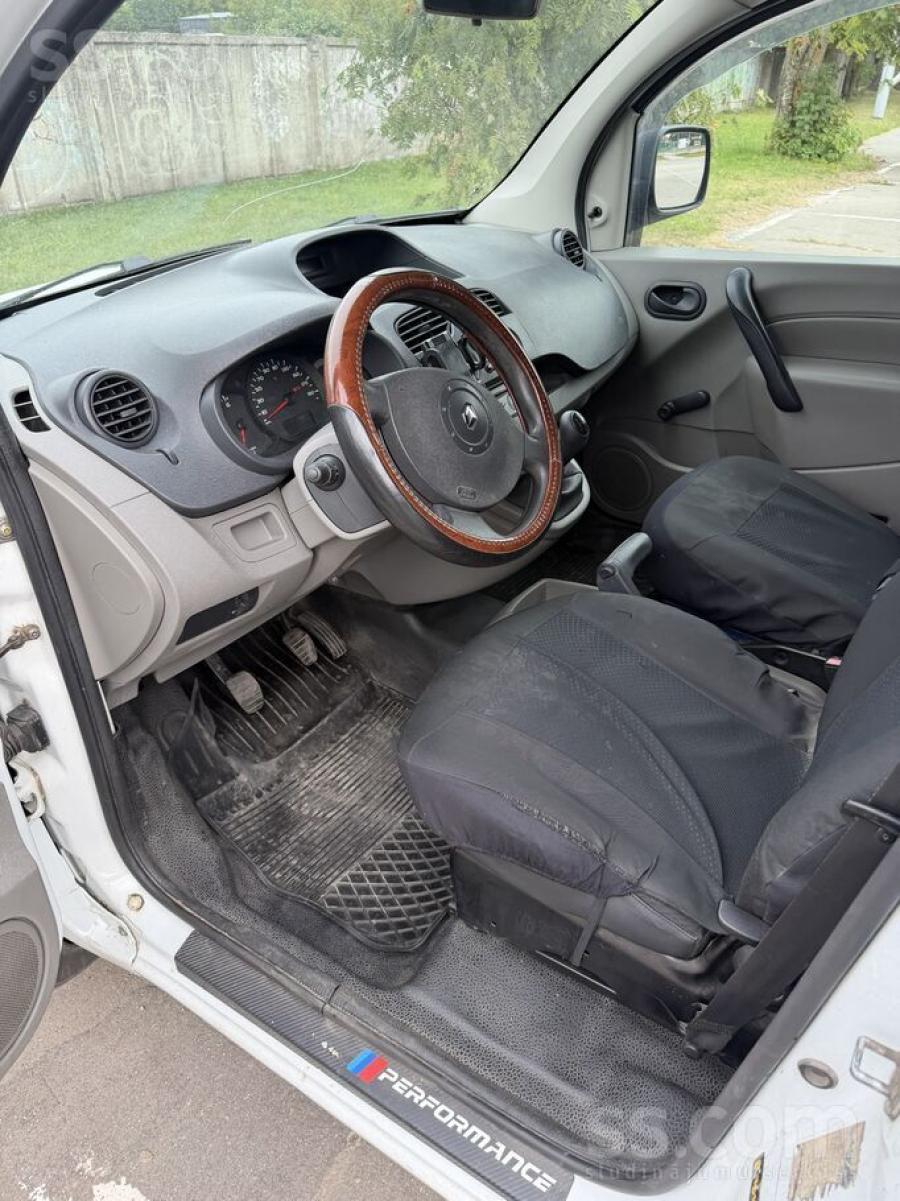 Balts Renault Kangoo 2008 Rīga, ar dzinēja tilpumu 1.40 L un nobraukumu 333 tūkst. km par 1600 €, foto 9 vietnē AUTOMOTO.COM.LV