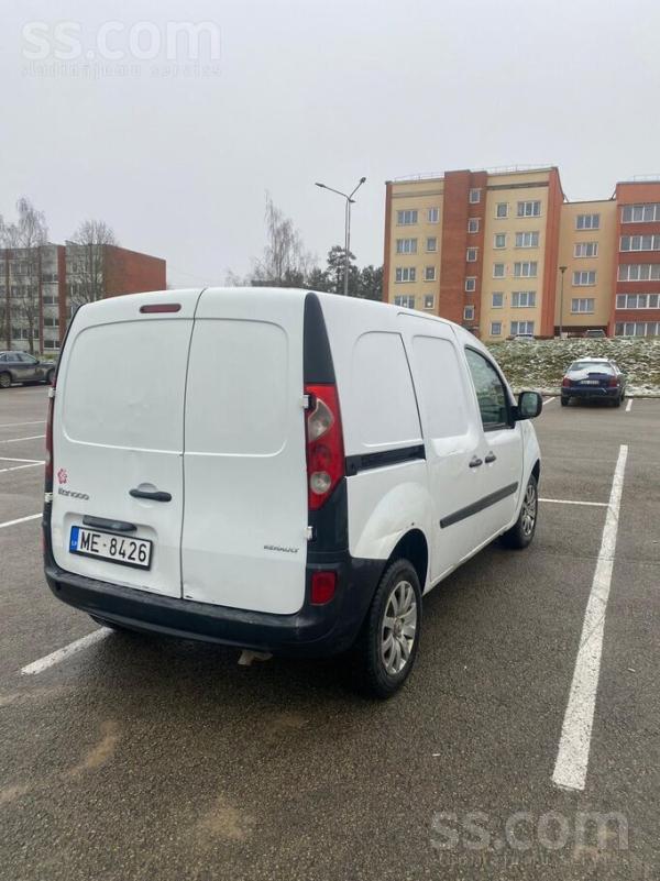 Balts Renault Kangoo 2010 Madona, ar dzinēja tilpumu 1.50 L un nobraukumu 591 tūkst. km par 2650 €, foto 2 vietnē AUTOMOTO.COM.LV