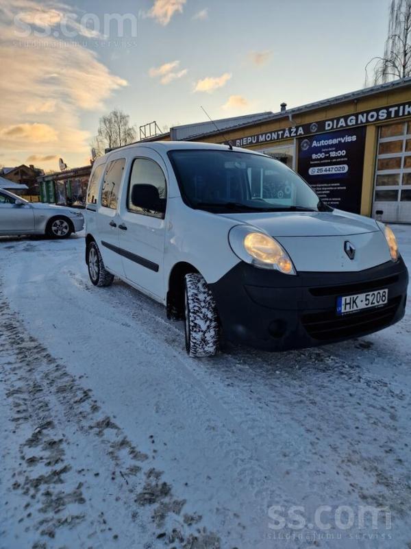 White Renault Kangoo 2010 in Riga, with an engine capacity of 1.50 L and mileage of 400 thousand km for 2500 €, photo 1 on AUTOMOTO.COM.LV