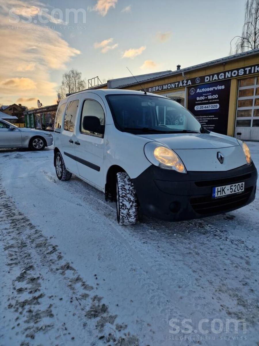 White Renault Kangoo 2010 in Riga, with an engine capacity of 1.50 L and mileage of 400 thousand km for 2500 €, photo 1 on AUTOMOTO.COM.LV