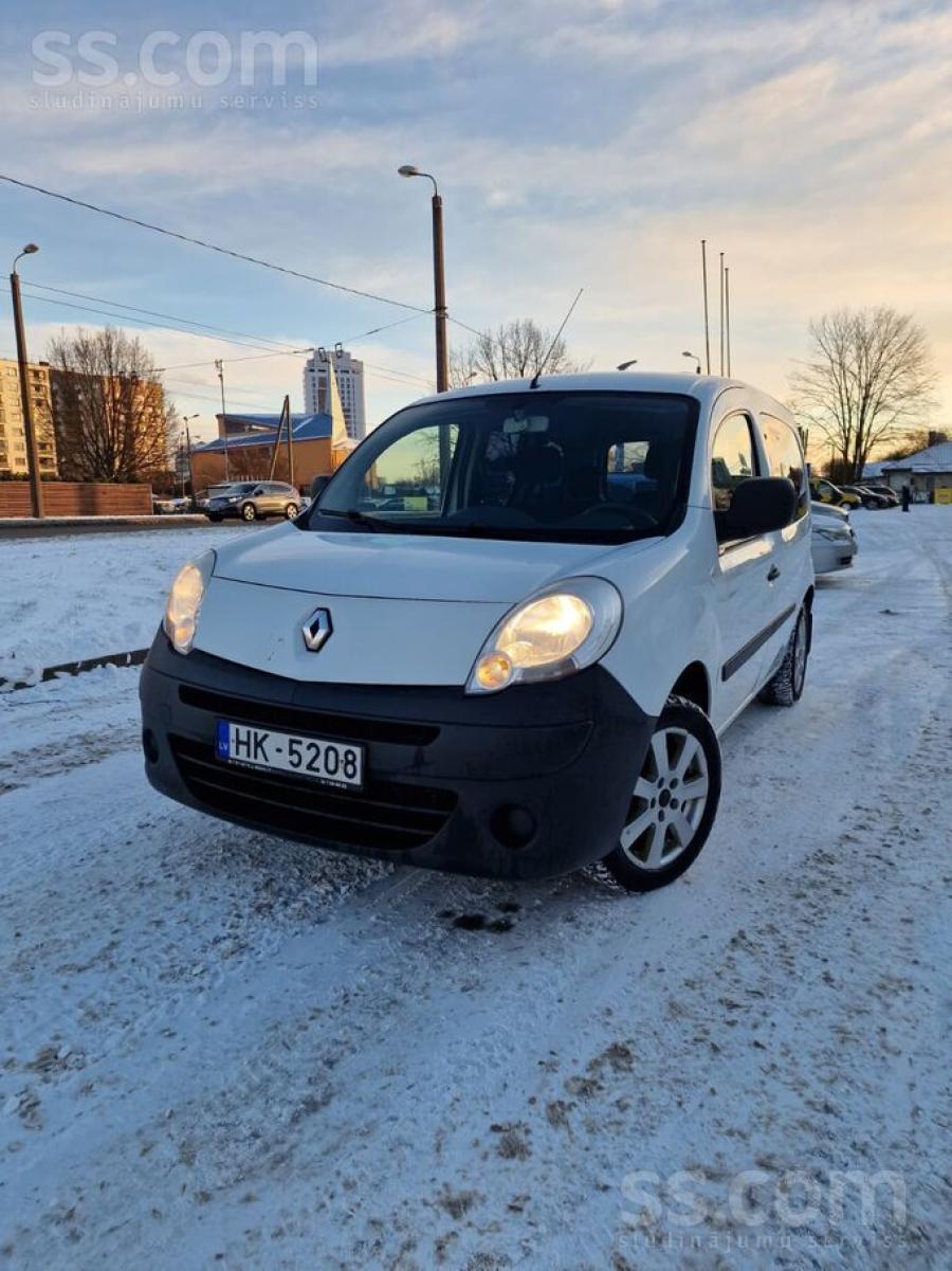 White Renault Kangoo 2010 in Riga, with an engine capacity of 1.50 L and mileage of 400 thousand km for 2500 €, photo 2 on AUTOMOTO.COM.LV