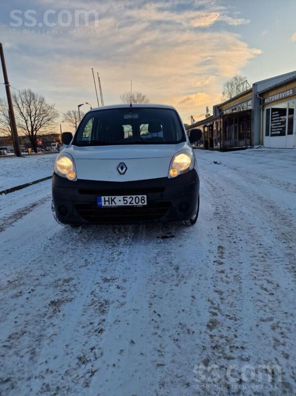 White Renault Kangoo 2010 in Riga, with an engine capacity of 1.50 L and mileage of 400 thousand km for 2500 €, photo 3 on AUTOMOTO.COM.LV