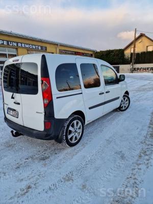 White Renault Kangoo 2010 in Riga, with an engine capacity of 1.50 L and mileage of 400 thousand km for 2500 €, photo 4 on AUTOMOTO.COM.LV