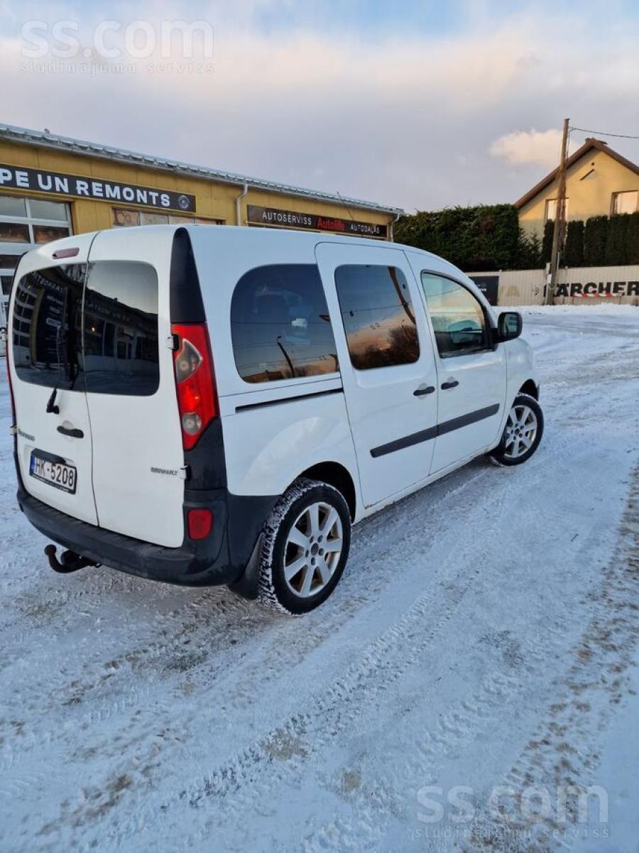 White Renault Kangoo 2010 in Riga, with an engine capacity of 1.50 L and mileage of 400 thousand km for 2500 €, photo 4 on AUTOMOTO.COM.LV