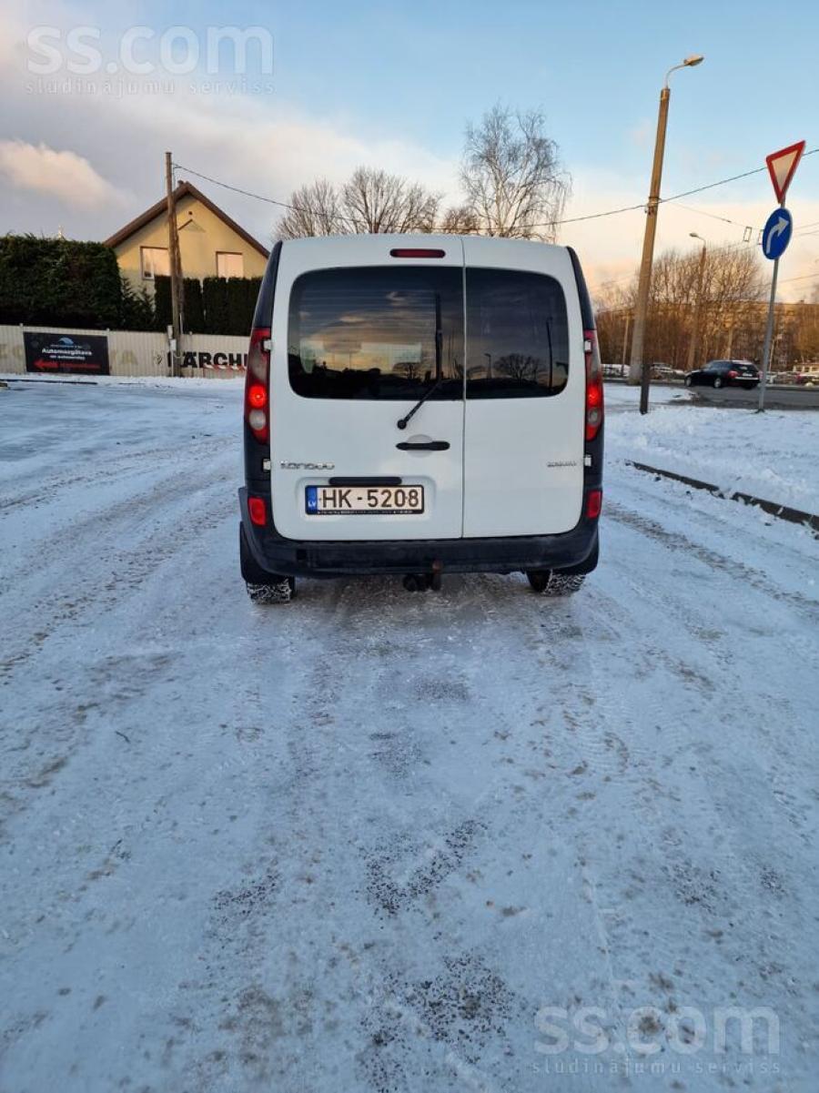 White Renault Kangoo 2010 in Riga, with an engine capacity of 1.50 L and mileage of 400 thousand km for 2500 €, photo 5 on AUTOMOTO.COM.LV