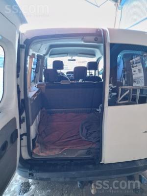 White Renault Kangoo 2010 in Riga, with an engine capacity of 1.50 L and mileage of 400 thousand km for 2500 €, photo 9 on AUTOMOTO.COM.LV