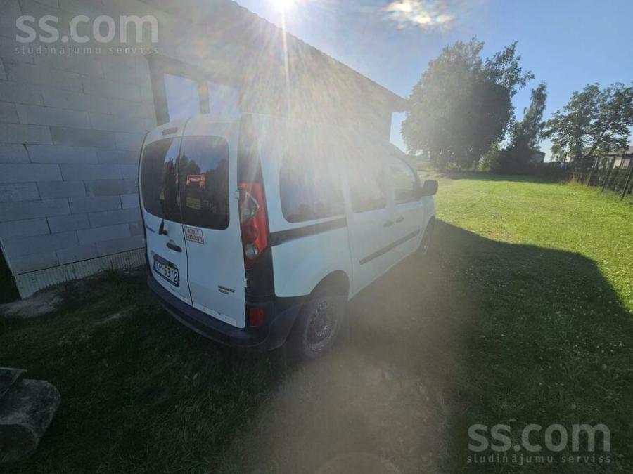Balts Renault Kangoo 2010 Rīga, ar dzinēja tilpumu 1.50 L un nobraukumu 263 tūkst. km par 2500 €, foto 4 vietnē AUTOMOTO.COM.LV