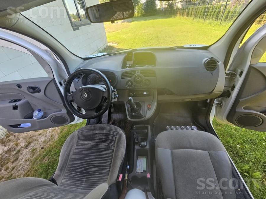 Balts Renault Kangoo 2010 Rīga, ar dzinēja tilpumu 1.50 L un nobraukumu 263 tūkst. km par 2500 €, foto 8 vietnē AUTOMOTO.COM.LV