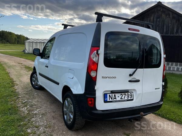 White Renault Kangoo 2011 in Valmiera, with an engine capacity of 1.50 L and mileage of 268 thousand km for 2000 €, photo 7 on AUTOMOTO.COM.LV