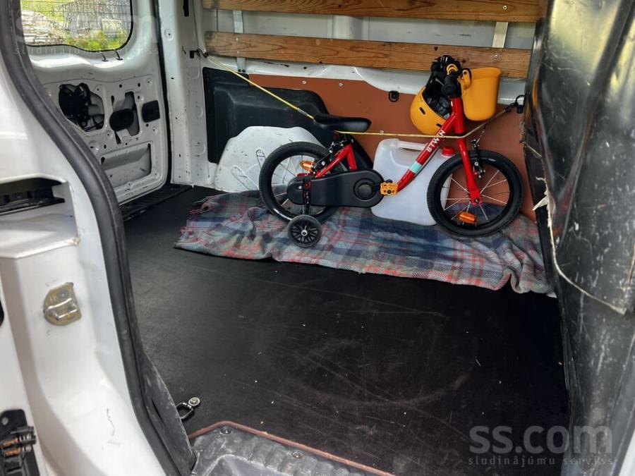 White Renault Kangoo 2011 in Valmiera, with an engine capacity of 1.50 L and mileage of 268 thousand km for 2000 €, photo 19 on AUTOMOTO.COM.LV