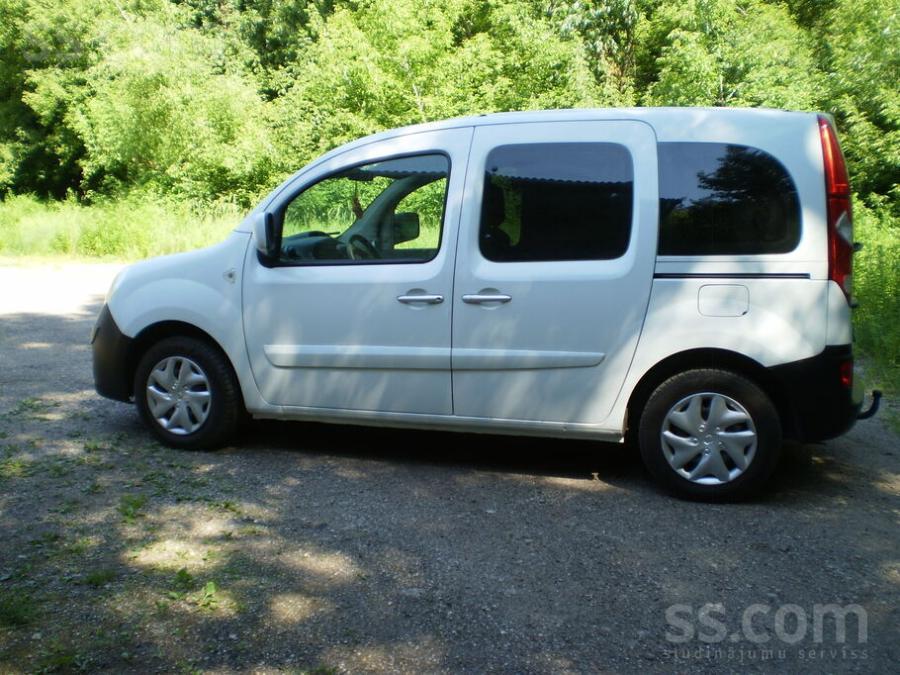 White Renault Kangoo 2011 in Daugavpils, with an engine capacity of 1.50 L and mileage of 385 thousand km for 2450 €, photo 3 on AUTOMOTO.COM.LV