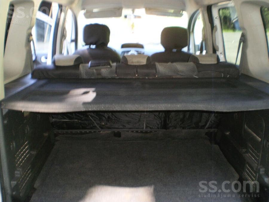 White Renault Kangoo 2011 in Daugavpils, with an engine capacity of 1.50 L and mileage of 385 thousand km for 2450 €, photo 16 on AUTOMOTO.COM.LV