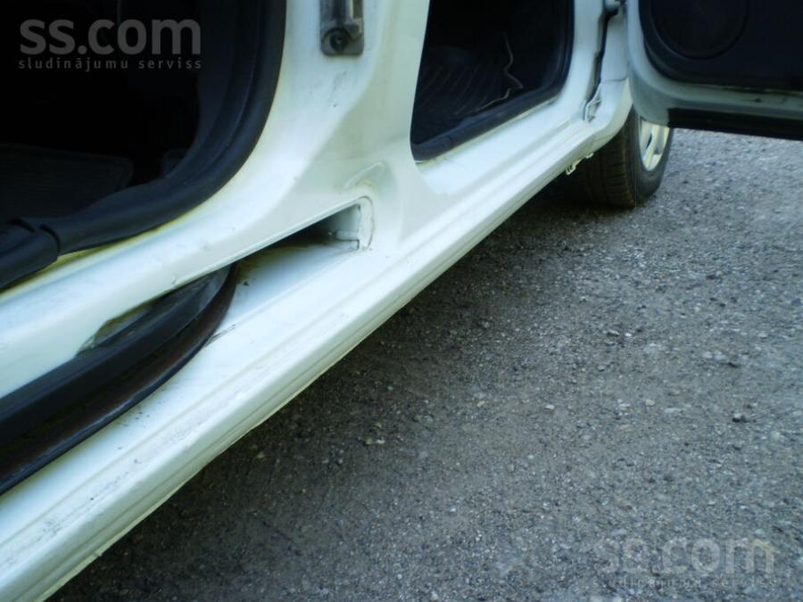 White Renault Kangoo 2011 in Daugavpils, with an engine capacity of 1.50 L and mileage of 385 thousand km for 2450 €, photo 21 on AUTOMOTO.COM.LV