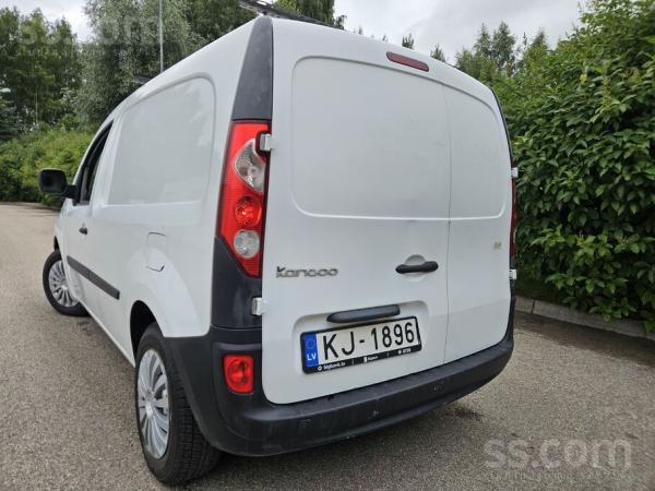 Balts Renault Kangoo 2011 Rīga, ar dzinēja tilpumu 1.50 L un nobraukumu 245 tūkst. km par 2450 €, foto 4 vietnē AUTOMOTO.COM.LV