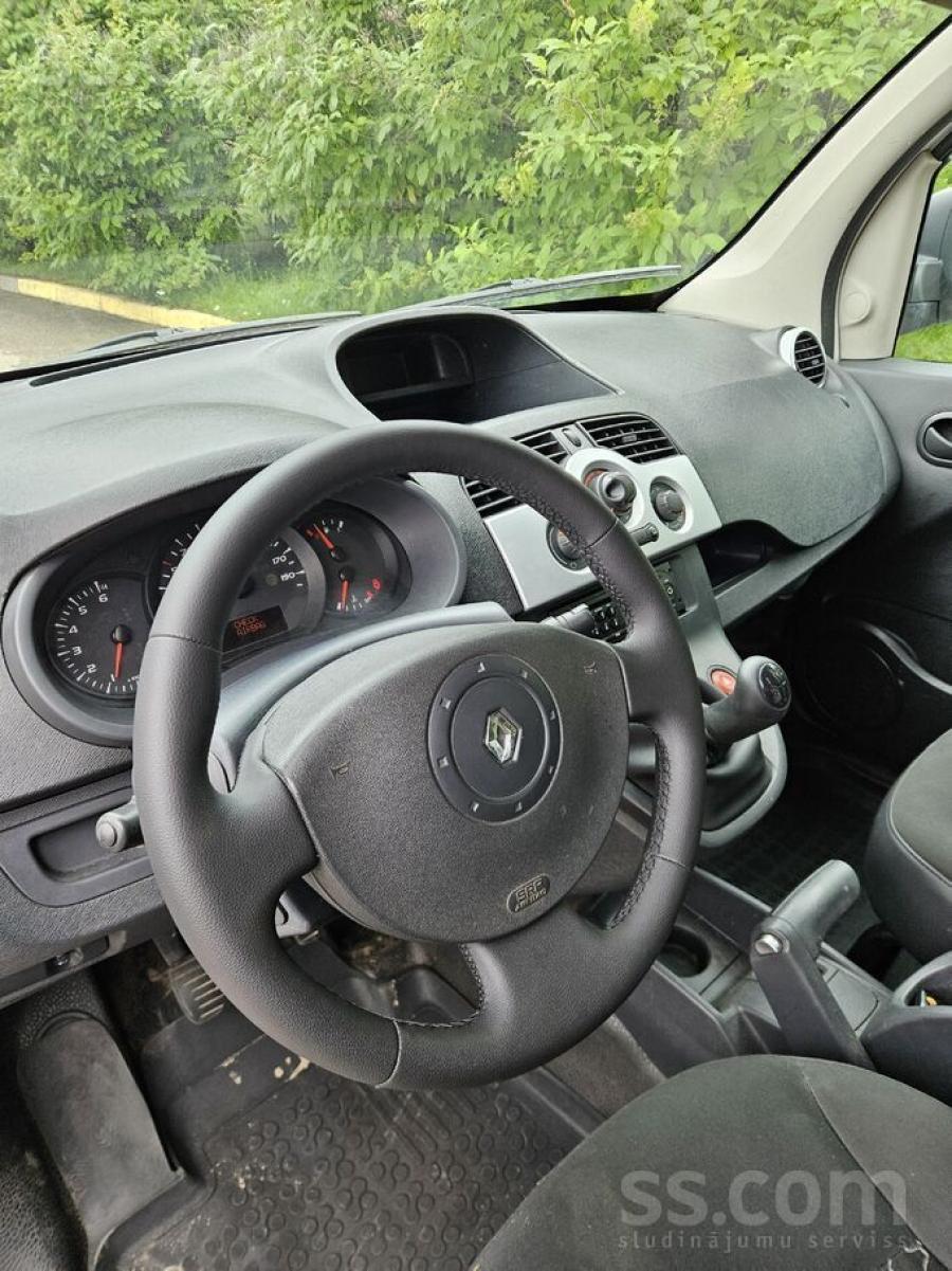 White Renault Kangoo 2011 in Riga, with an engine capacity of 1.50 L and mileage of 245 thousand km for 2450 €, photo 17 on AUTOMOTO.COM.LV