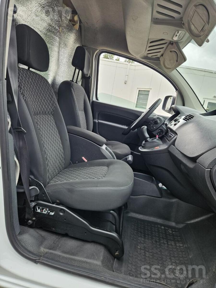 White Renault Kangoo 2011 in Riga, with an engine capacity of 1.50 L and mileage of 245 thousand km for 2450 €, photo 22 on AUTOMOTO.COM.LV
