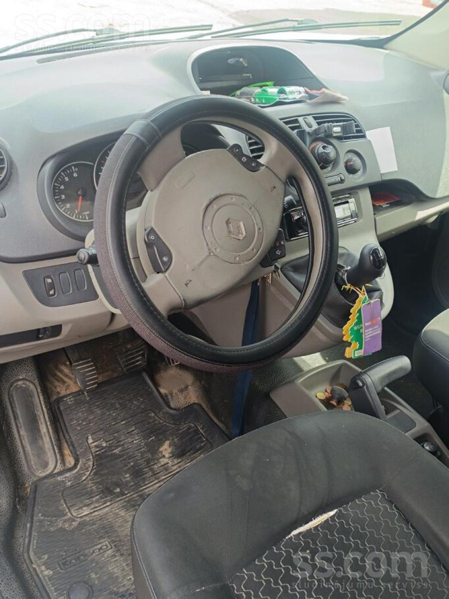 Balts Renault Kangoo 2011 Rīga, ar dzinēja tilpumu 1.50 L un nobraukumu 324 tūkst. km par 2000 €, foto 7 vietnē AUTOMOTO.COM.LV