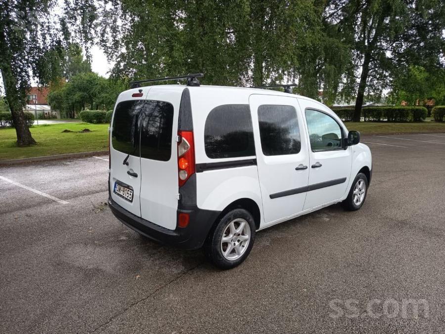 White Renault Kangoo 2011 in Riga, with an engine capacity of 1.50 L and mileage of 324 thousand km for 1550 €, photo 3 on AUTOMOTO.COM.LV