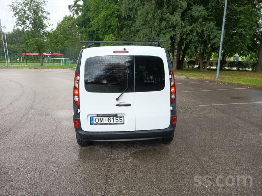 White Renault Kangoo 2011 in Riga, with an engine capacity of 1.50 L and mileage of 324 thousand km for 1550 €, photo 5 on AUTOMOTO.COM.LV