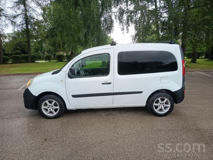 White Renault Kangoo 2011 in Riga, with an engine capacity of 1.50 L and mileage of 324 thousand km for 1550 €, photo 6 on AUTOMOTO.COM.LV