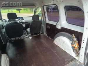 White Renault Kangoo 2011 in Riga, with an engine capacity of 1.50 L and mileage of 324 thousand km for 1550 €, photo 8 on AUTOMOTO.COM.LV