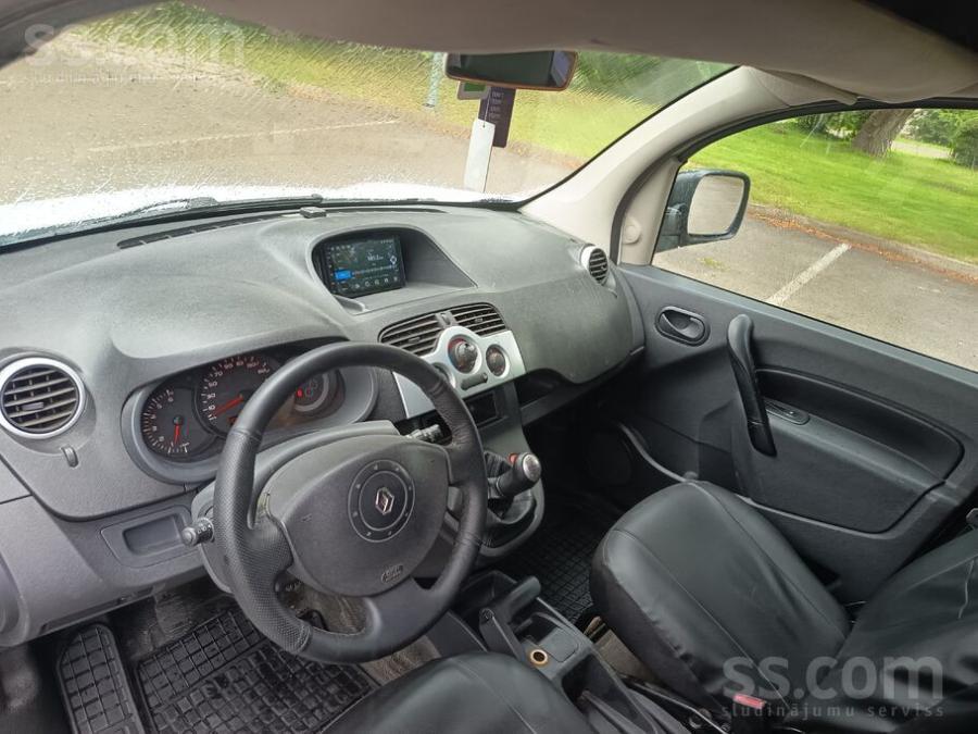 White Renault Kangoo 2011 in Riga, with an engine capacity of 1.50 L and mileage of 324 thousand km for 1550 €, photo 10 on AUTOMOTO.COM.LV