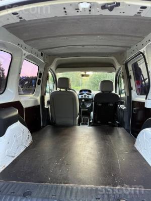 White Renault Kangoo 2011 in Riga, with an engine capacity of 1.50 L and mileage of 325 thousand km for 2600 €, photo 17 on AUTOMOTO.COM.LV
