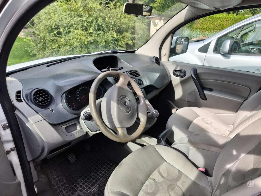 Balts Renault Kangoo 2011 Šauļi, ar dzinēja tilpumu 1.46 L un nobraukumu 25 tūkst. km par 3350 €, foto 6 vietnē AUTOMOTO.COM.LV