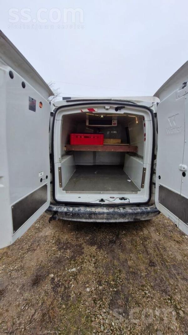 White Renault Kangoo 2012 in Liepaja, with an engine capacity of 1.50 L and mileage of 259 thousand km for 1400 €, photo 4 on AUTOMOTO.COM.LV