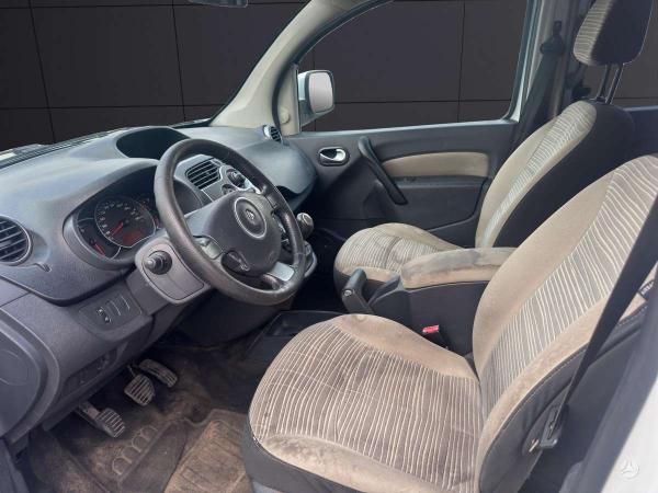 Balts Renault Kangoo 2012 Kauņa, ar dzinēja tilpumu 1.46 L un nobraukumu 377 tūkst. km par 3200 €, foto 9 vietnē AUTOMOTO.COM.LV