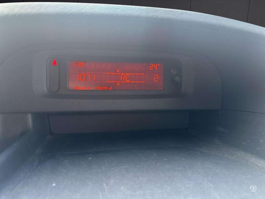 Balts Renault Kangoo 2012 Kauņa, ar dzinēja tilpumu 1.46 L un nobraukumu 377 tūkst. km par 3200 €, foto 17 vietnē AUTOMOTO.COM.LV