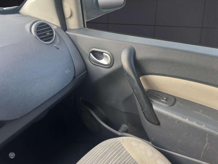 Balts Renault Kangoo 2012 Kauņa, ar dzinēja tilpumu 1.46 L un nobraukumu 377 tūkst. km par 3200 €, foto 18 vietnē AUTOMOTO.COM.LV